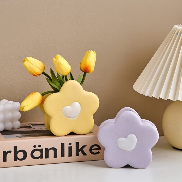 Vase céramique en forme de petite fleur - MON JOLI VASE